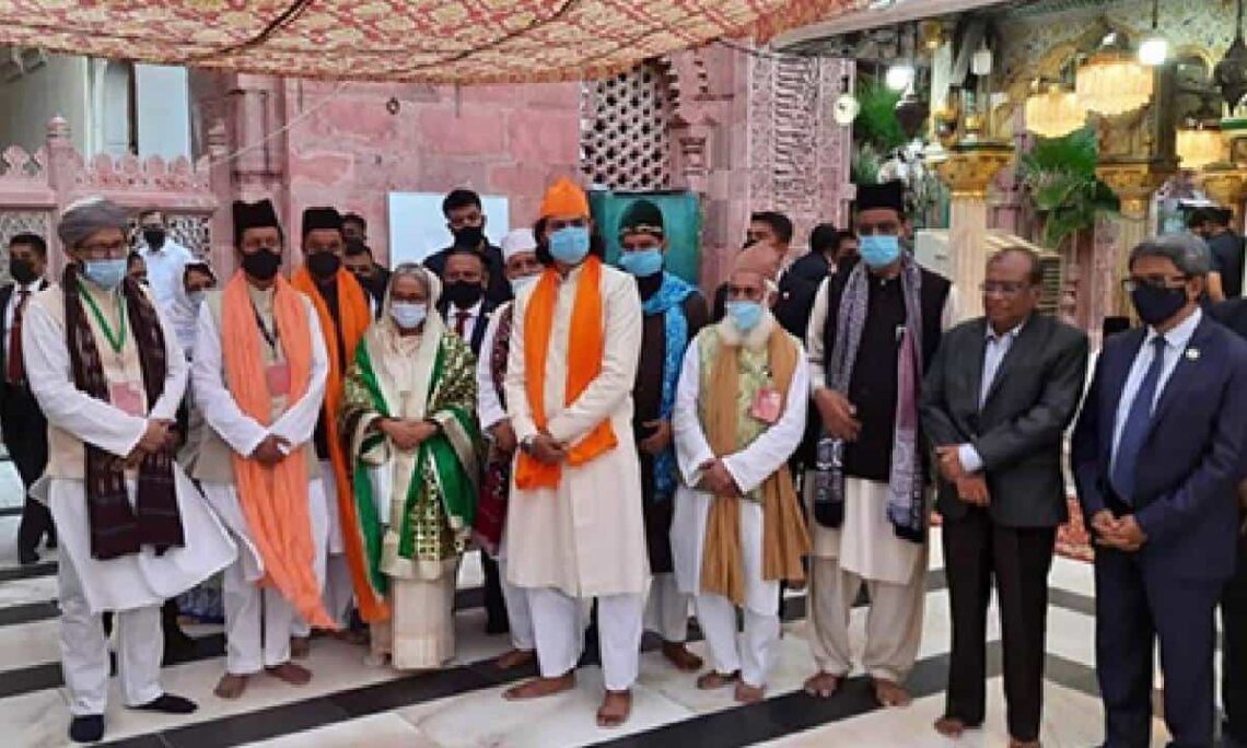 Bangladeshi PM Sheikh Hasina Visited Nizamuddin Aulia Dargah In Delhi